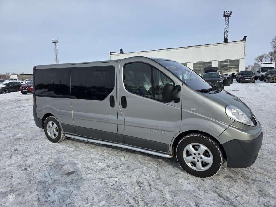 Zaļš Renault Trafic 2010 Marijampole, ar dzinēja tilpumu 2.00 L un nobraukumu 255 tūkst. km par 8250 €, foto 1 vietnē AUTOMOTO.COM.LV