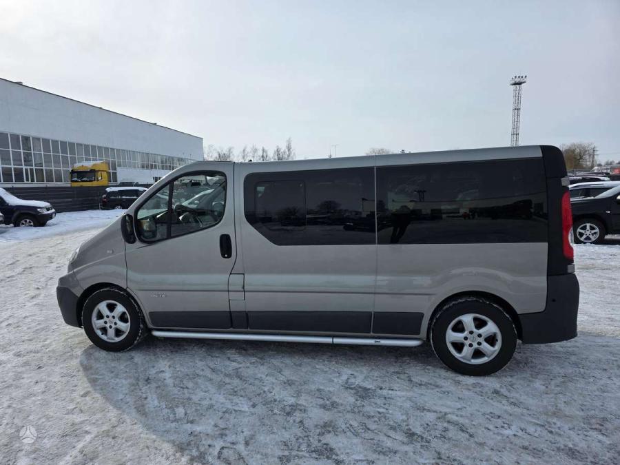Zaļš Renault Trafic 2010 Marijampole, ar dzinēja tilpumu 2.00 L un nobraukumu 255 tūkst. km par 8250 €, foto 8 vietnē AUTOMOTO.COM.LV