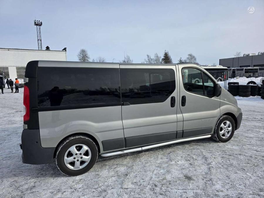 Zaļš Renault Trafic 2010 Marijampole, ar dzinēja tilpumu 2.00 L un nobraukumu 255 tūkst. km par 8250 €, foto 13 vietnē AUTOMOTO.COM.LV