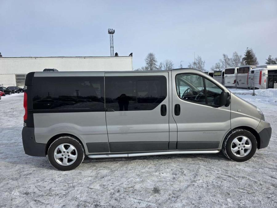 Zaļš Renault Trafic 2010 Marijampole, ar dzinēja tilpumu 2.00 L un nobraukumu 255 tūkst. km par 8250 €, foto 14 vietnē AUTOMOTO.COM.LV