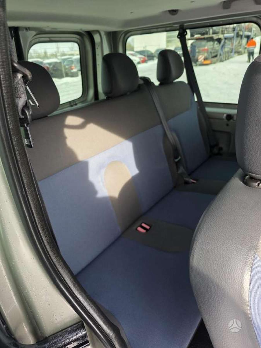Zaļš Renault Trafic 2010 Marijampole, ar dzinēja tilpumu 2.00 L un nobraukumu 255 tūkst. km par 8250 €, foto 19 vietnē AUTOMOTO.COM.LV