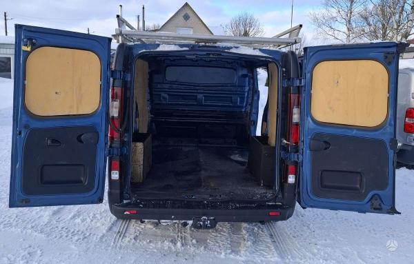 Green Renault Trafic 2019 in Taurage, with an engine capacity of 1.60 L and mileage of 251 thousand km for 7800 €, photo 11 on AUTOMOTO.COM.LV