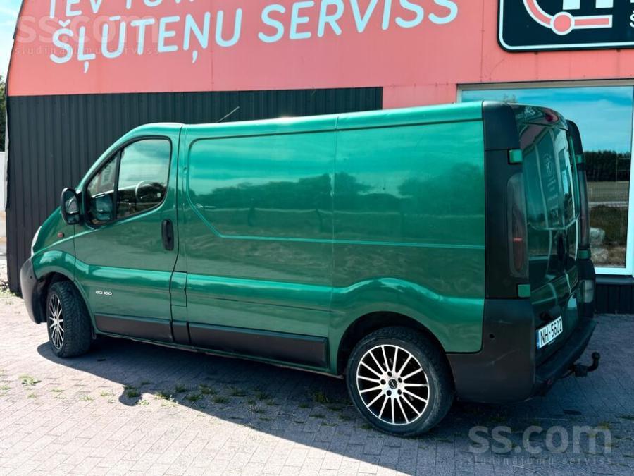 Green Renault Trafic 2002 in Bauska, with an engine capacity of 1.90 L and mileage of 0 thousand km for 3300 €, photo 7 on AUTOMOTO.COM.LV