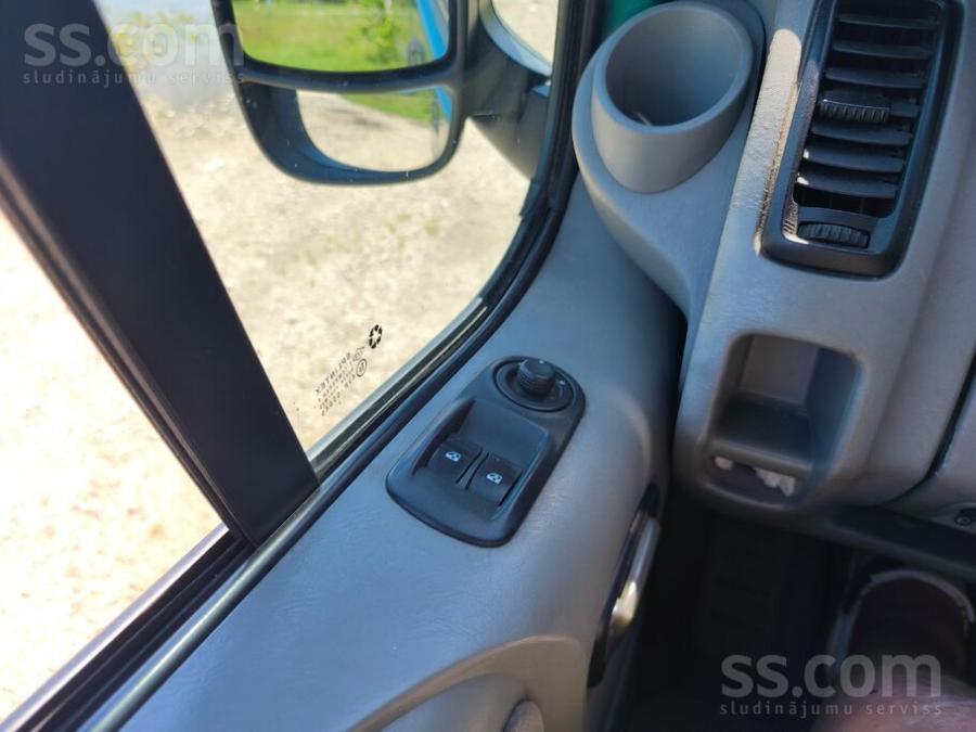 Zaļš Renault Trafic 2004 Rīga, ar dzinēja tilpumu 2.50 L un nobraukumu 332 tūkst. km par 5015 €, foto 16 vietnē AUTOMOTO.COM.LV