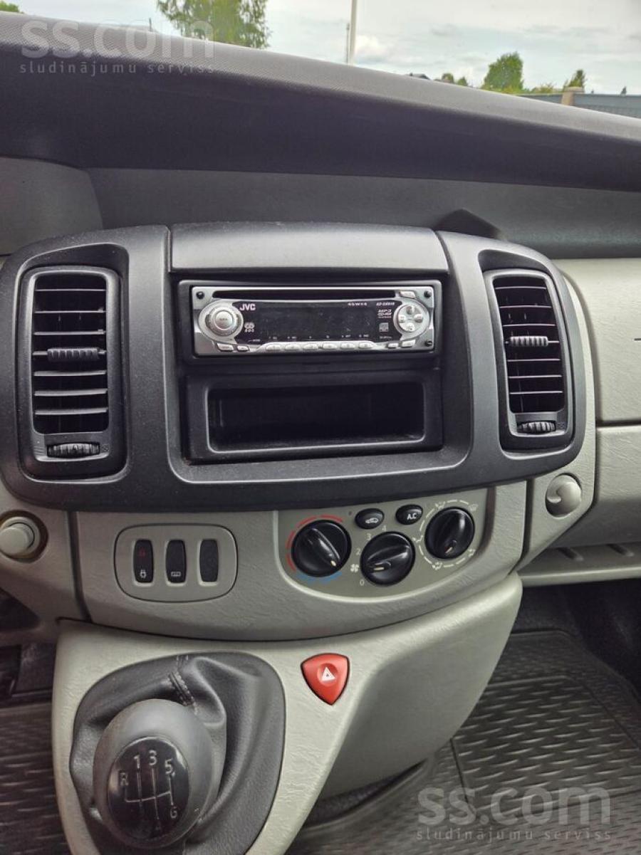 Zaļš Renault Trafic 2004 Rīga, ar dzinēja tilpumu 1.90 L un nobraukumu 246 tūkst. km par 4790 €, foto 12 vietnē AUTOMOTO.COM.LV