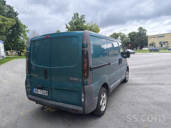 Zaļš Renault Trafic 2005 Valmiera, ar dzinēja tilpumu 2.00 L un nobraukumu 249 tūkst. km par 3540 €, foto 3 vietnē AUTOMOTO.COM.LV