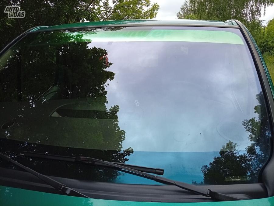 Zaļš Renault Trafic 2005 Viļņa, ar dzinēja tilpumu 1.90 L un nobraukumu 299 tūkst. km par 5150 €, foto 15 vietnē AUTOMOTO.COM.LV