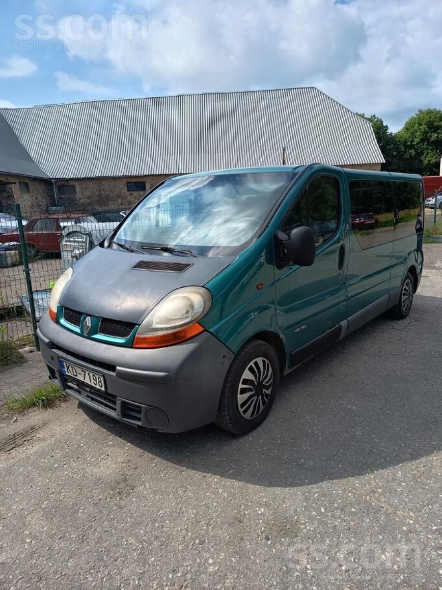Green Renault Trafic 2005 in Jekabpils, with an engine capacity of 2.50 L and mileage of 450 thousand km for 1200 €, photo 1 on AUTOMOTO.COM.LV