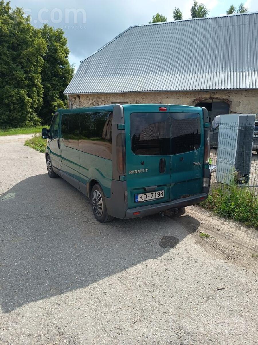 Green Renault Trafic 2005 in Jekabpils, with an engine capacity of 2.50 L and mileage of 450 thousand km for 1200 €, photo 4 on AUTOMOTO.COM.LV