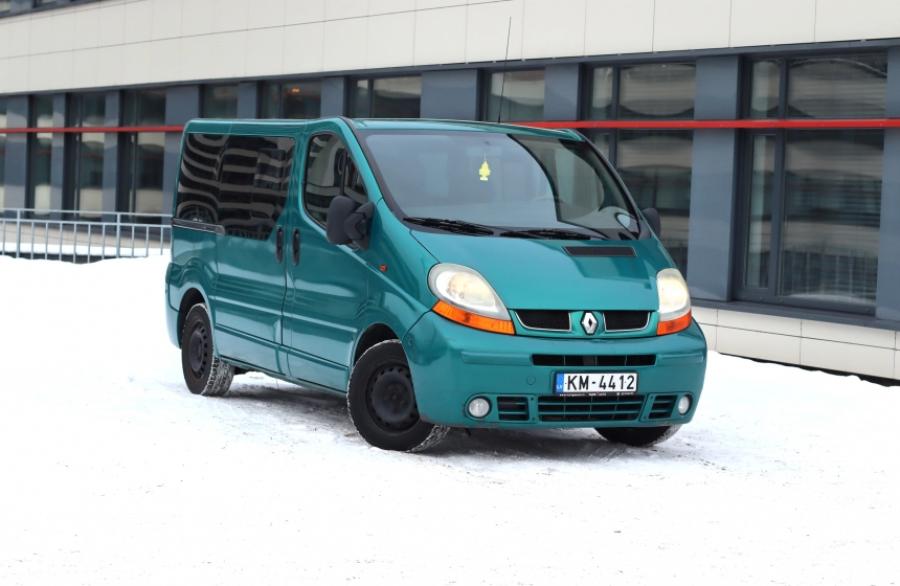 Green Renault Trafic 2006 in Riga, with an engine capacity of 2.50 L and mileage of 382 thousand km for 5180 €, photo 1 on AUTOMOTO.COM.LV