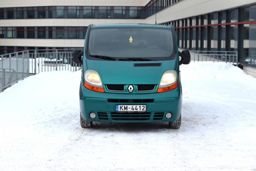 Green Renault Trafic 2006 in Riga, with an engine capacity of 2.50 L and mileage of 382 thousand km for 5180 €, photo 4 on AUTOMOTO.COM.LV