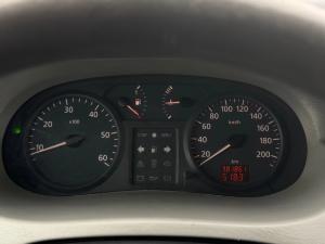 Green Renault Trafic 2006 in Riga, with an engine capacity of 2.50 L and mileage of 382 thousand km for 5180 €, photo 14 on AUTOMOTO.COM.LV