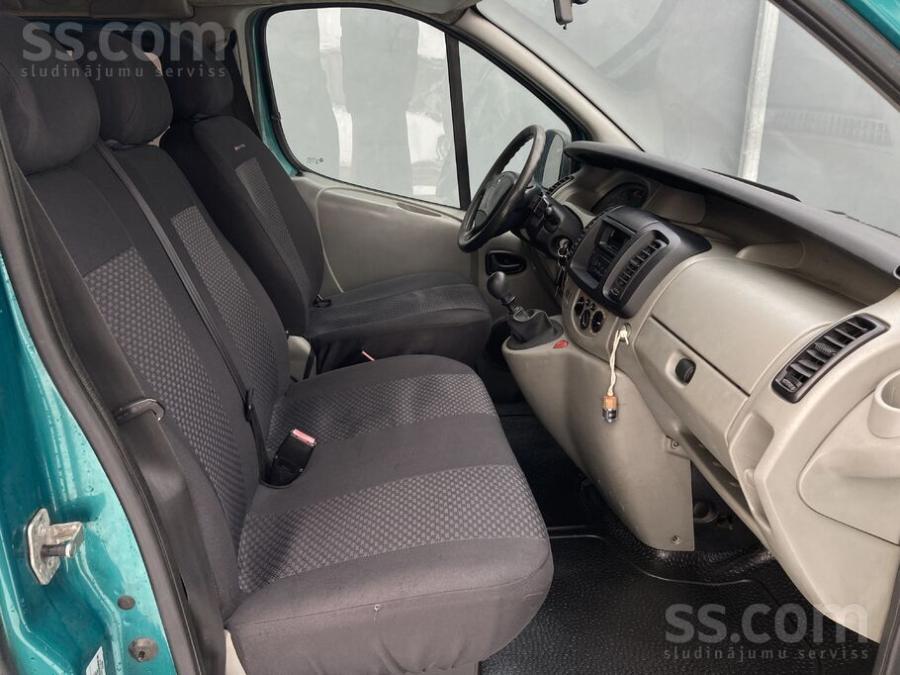 Zaļš Renault Trafic 2006 Ogre, ar dzinēja tilpumu 2.50 L un nobraukumu 362 tūkst. km par 3950 €, foto 10 vietnē AUTOMOTO.COM.LV