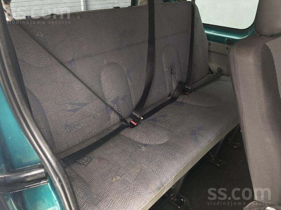 Zaļš Renault Trafic 2006 Ogre, ar dzinēja tilpumu 2.50 L un nobraukumu 362 tūkst. km par 3950 €, foto 12 vietnē AUTOMOTO.COM.LV