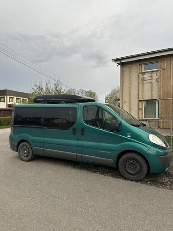 Zaļš Renault Trafic 2011 Kohtla-Jerve, ar dzinēja tilpumu 2.00 L un nobraukumu 0 tūkst. km par 6300 €, foto 1 vietnē AUTOMOTO.COM.LV
