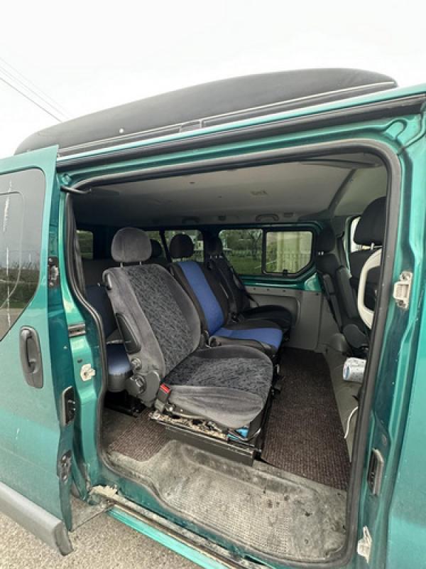Zaļš Renault Trafic 2011 Kohtla-Jerve, ar dzinēja tilpumu 2.00 L un nobraukumu 0 tūkst. km par 6300 €, foto 2 vietnē AUTOMOTO.COM.LV