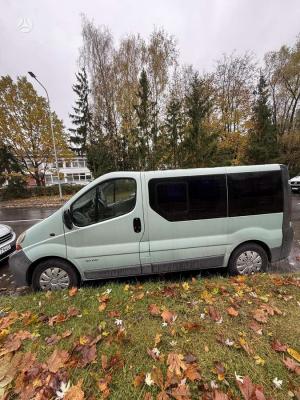Green Renault Trafic 2003 in Vilnius, with an engine capacity of 1.87 L and mileage of 295 thousand km for 1500 €, photo 3 on AUTOMOTO.COM.LV