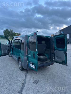 Green Renault Trafic 2003 in Riga, with an engine capacity of 1.90 L and mileage of 451 thousand km for 2650 €, photo  on AUTOMOTO.COM.LV