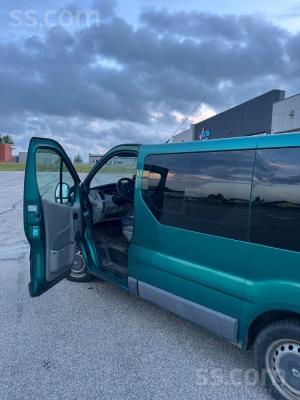 Green Renault Trafic 2003 in Riga, with an engine capacity of 1.90 L and mileage of 451 thousand km for 2650 €, photo 3 on AUTOMOTO.COM.LV