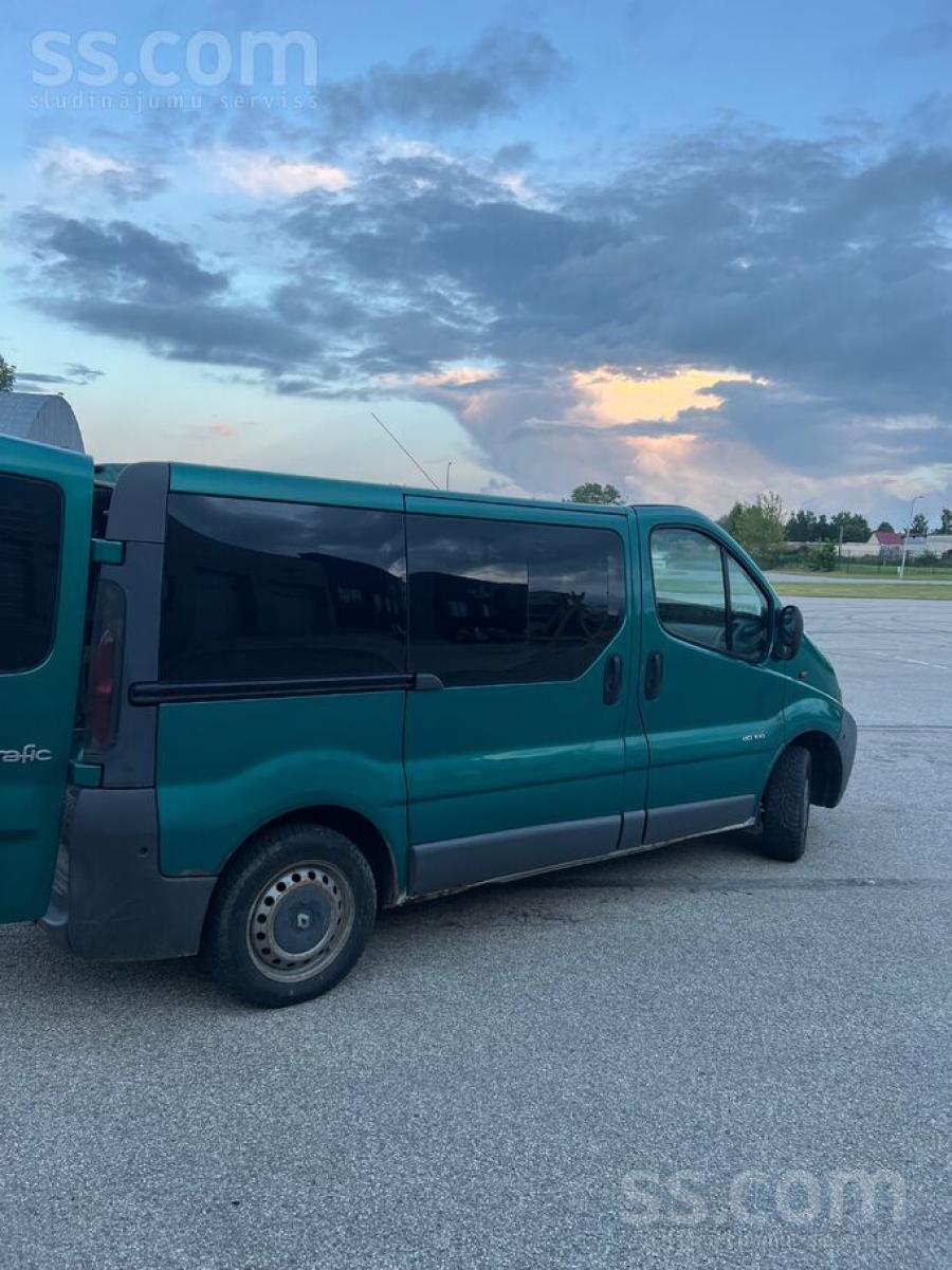 Green Renault Trafic 2003 in Riga, with an engine capacity of 1.90 L and mileage of 451 thousand km for 2650 €, photo 6 on AUTOMOTO.COM.LV
