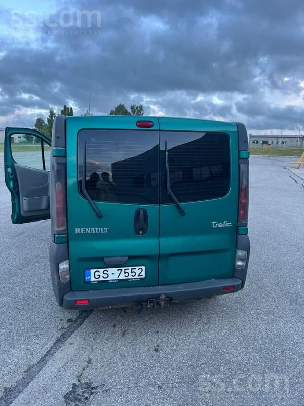 Zaļš Renault Trafic 2003 Rīga, ar dzinēja tilpumu 1.90 L un nobraukumu 451 tūkst. km par 2650 €, foto 8 vietnē AUTOMOTO.COM.LV
