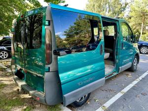 Green Renault Trafic 2006 in Vilnius, with an engine capacity of 2.50 L and mileage of 1 thousand km for 1790 €, photo 5 on AUTOMOTO.COM.LV