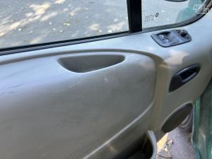Green Renault Trafic 2006 in Vilnius, with an engine capacity of 2.50 L and mileage of 1 thousand km for 1790 €, photo 11 on AUTOMOTO.COM.LV