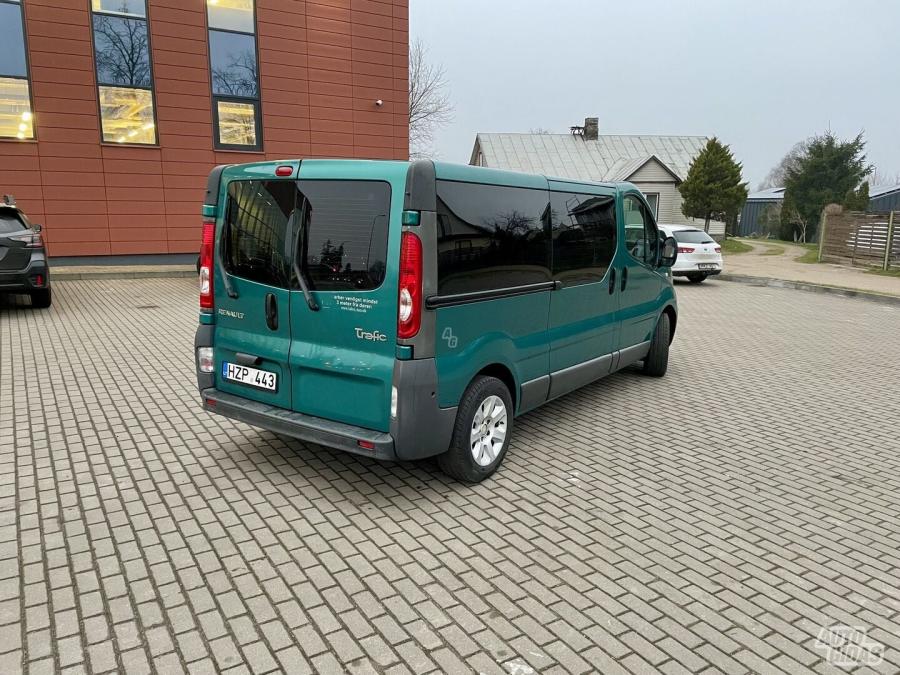 Green Renault Trafic 2008 in Utena, with an engine capacity of 2.00 L and mileage of 292 thousand km for 6999 €, photo 4 on AUTOMOTO.COM.LV