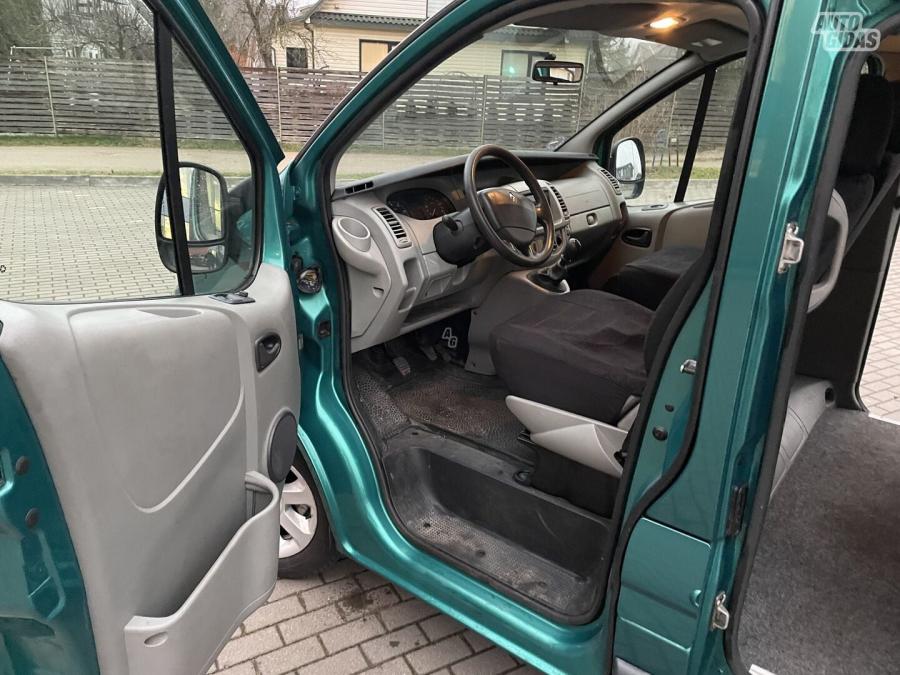 Green Renault Trafic 2008 in Utena, with an engine capacity of 2.00 L and mileage of 292 thousand km for 6999 €, photo 12 on AUTOMOTO.COM.LV