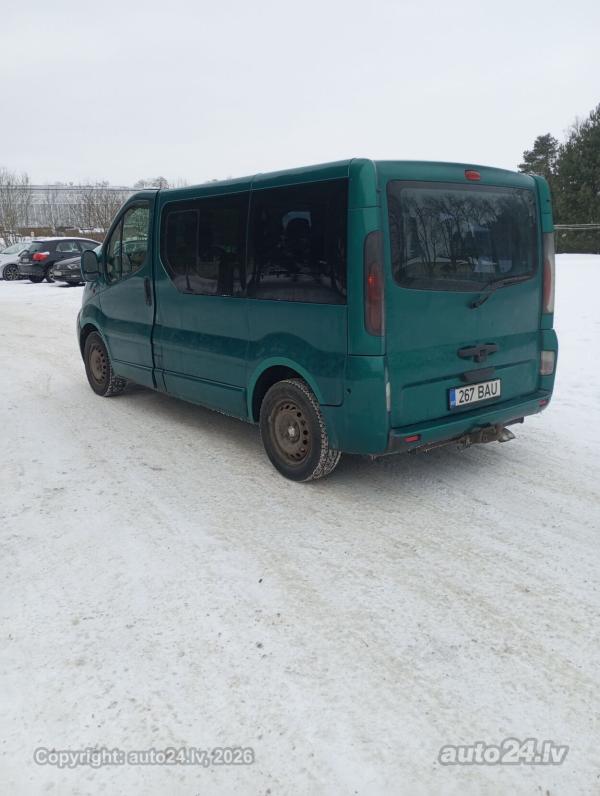 Green Renault Trafic 2004 in Tallinn, with an engine capacity of 2.50 L and mileage of 0 thousand km for 2800 €, photo 5 on AUTOMOTO.COM.LV