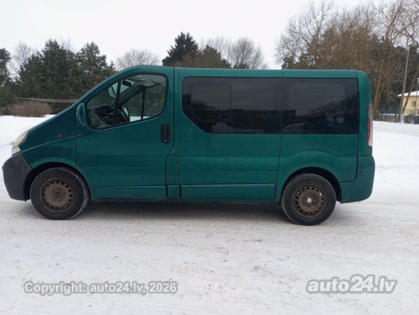 Green Renault Trafic 2004 in Tallinn, with an engine capacity of 2.50 L and mileage of 0 thousand km for 2800 €, photo 6 on AUTOMOTO.COM.LV