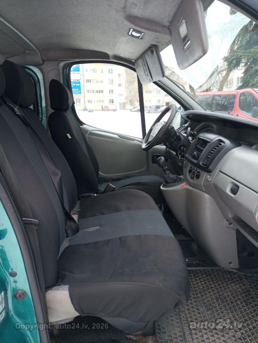 Zaļš Renault Trafic 2004 Tallina, ar dzinēja tilpumu 2.50 L un nobraukumu 0 tūkst. km par 2800 €, foto 8 vietnē AUTOMOTO.COM.LV