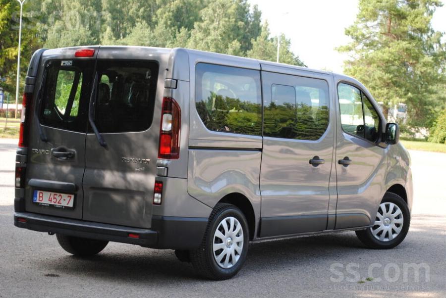 Grey Renault Trafic 2015 in Riga, with an engine capacity of 1.60 L and mileage of 202 thousand km for 11990 €, photo 3 on AUTOMOTO.COM.LV
