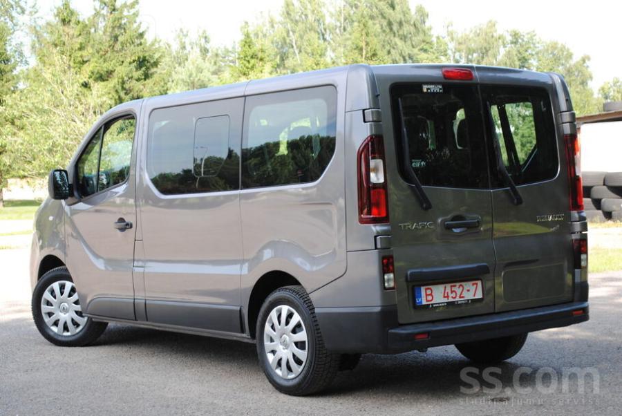 Grey Renault Trafic 2015 in Riga, with an engine capacity of 1.60 L and mileage of 202 thousand km for 11990 €, photo 4 on AUTOMOTO.COM.LV