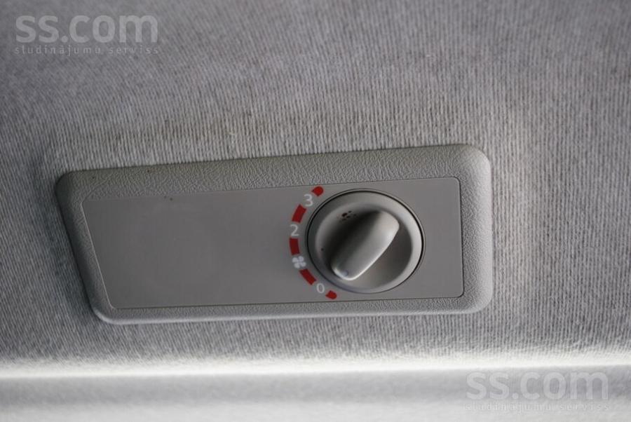Grey Renault Trafic 2015 in Riga, with an engine capacity of 1.60 L and mileage of 202 thousand km for 11990 €, photo 14 on AUTOMOTO.COM.LV