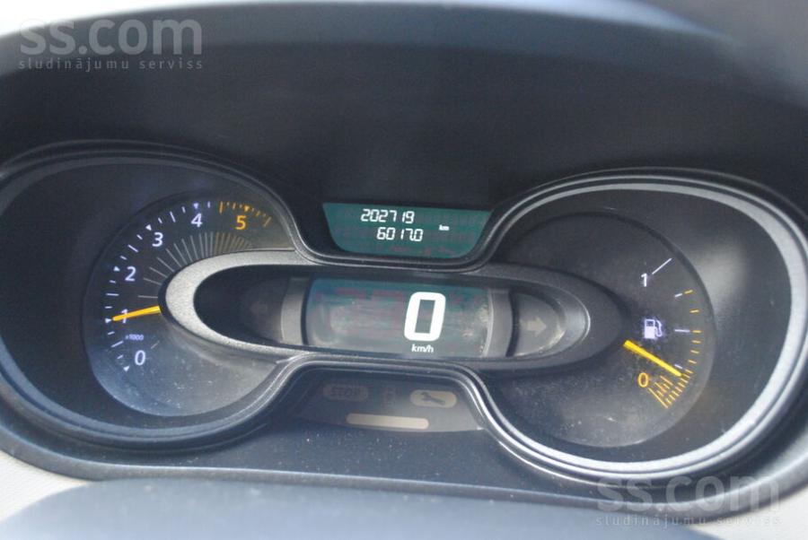 Grey Renault Trafic 2015 in Riga, with an engine capacity of 1.60 L and mileage of 202 thousand km for 11990 €, photo 29 on AUTOMOTO.COM.LV
