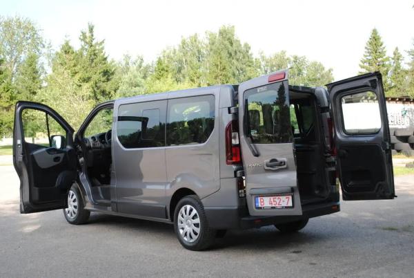 Pelēks Renault Trafic 2015 Rīga, ar dzinēja tilpumu 1.60 L un nobraukumu 202 tūkst. km par 11990 €, foto 7 vietnē AUTOMOTO.COM.LV
