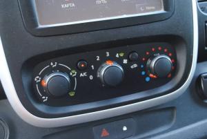 Pelēks Renault Trafic 2015 Rīga, ar dzinēja tilpumu 1.60 L un nobraukumu 202 tūkst. km par 11990 €, foto 23 vietnē AUTOMOTO.COM.LV