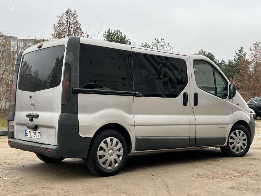 Pelēks Renault Trafic 2002 Viļņa, ar dzinēja tilpumu 2.50 L un nobraukumu 480 tūkst. km par 2200 €, foto 5 vietnē AUTOMOTO.COM.LV