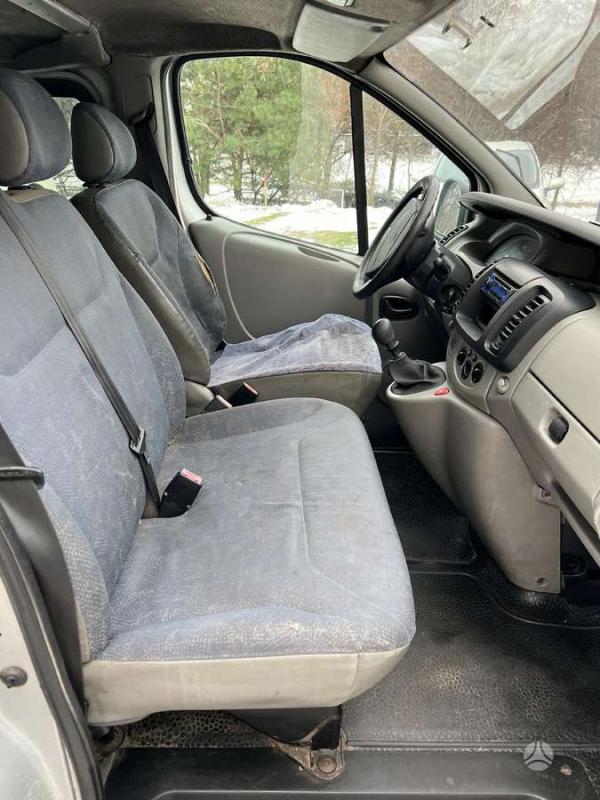 Pelēks Renault Trafic 2002 Viļņa, ar dzinēja tilpumu 2.50 L un nobraukumu 480 tūkst. km par 2200 €, foto 8 vietnē AUTOMOTO.COM.LV