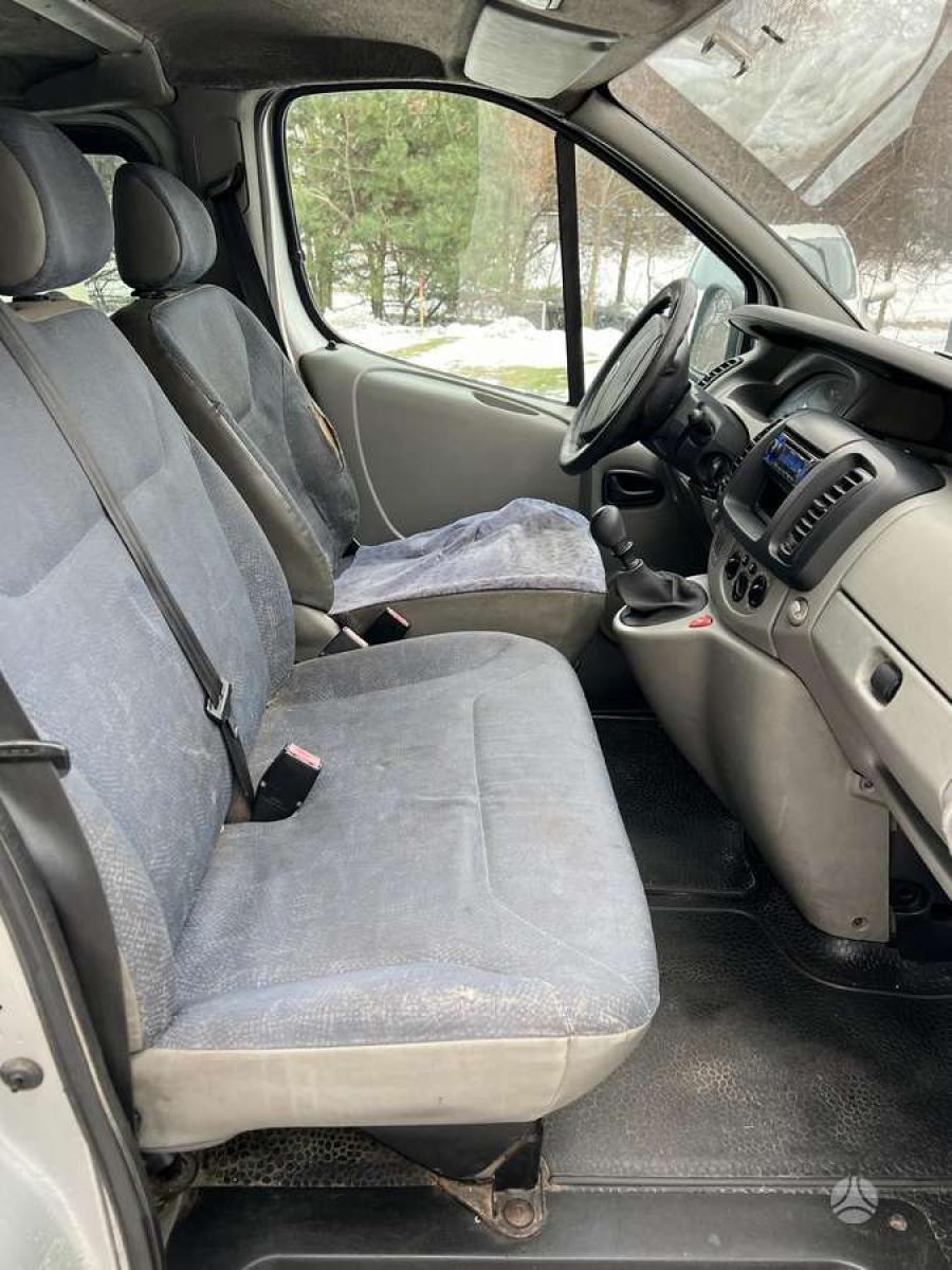 Pelēks Renault Trafic 2002 Viļņa, ar dzinēja tilpumu 2.50 L un nobraukumu 480 tūkst. km par 2200 €, foto 8 vietnē AUTOMOTO.COM.LV