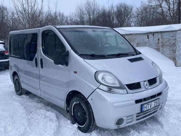Grey Renault Trafic 2002 in Siauliai, with an engine capacity of 1.87 L and mileage of 330 thousand km for 3999 €, photo 1 on AUTOMOTO.COM.LV