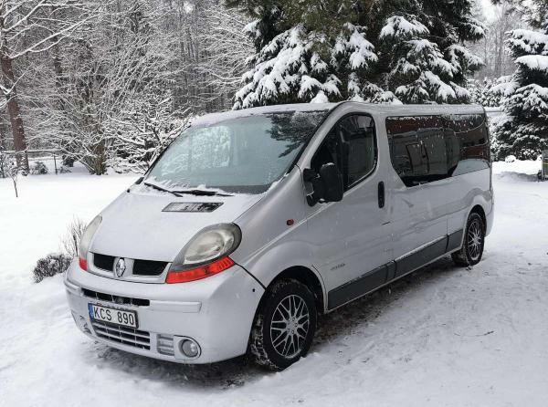 Pelēks Renault Trafic 2003 Šauļi, ar dzinēja tilpumu 1.90 L un nobraukumu 349 tūkst. km par 3499 €, foto 2 vietnē AUTOMOTO.COM.LV