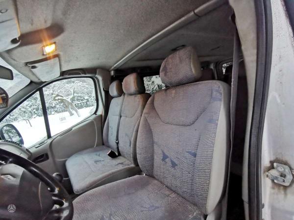Pelēks Renault Trafic 2003 Šauļi, ar dzinēja tilpumu 1.90 L un nobraukumu 349 tūkst. km par 3499 €, foto 5 vietnē AUTOMOTO.COM.LV