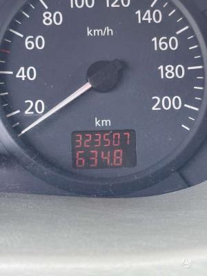 Grey Renault Trafic 2003 in Siauliai, with an engine capacity of 0.00 L and mileage of 324 thousand km for 2650 €, photo 8 on AUTOMOTO.COM.LV