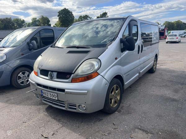 Pelēks Renault Trafic 2004 Kauņa, ar dzinēja tilpumu 2.46 L un nobraukumu 325 tūkst. km par 1350 €, foto 3 vietnē AUTOMOTO.COM.LV