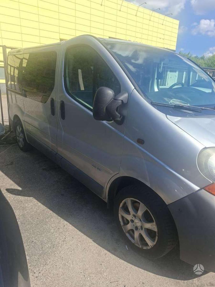 Pelēks Renault Trafic 2005 Viļņa, ar dzinēja tilpumu 1.87 L un nobraukumu 320 tūkst. km par 3200 €, foto 1 vietnē AUTOMOTO.COM.LV