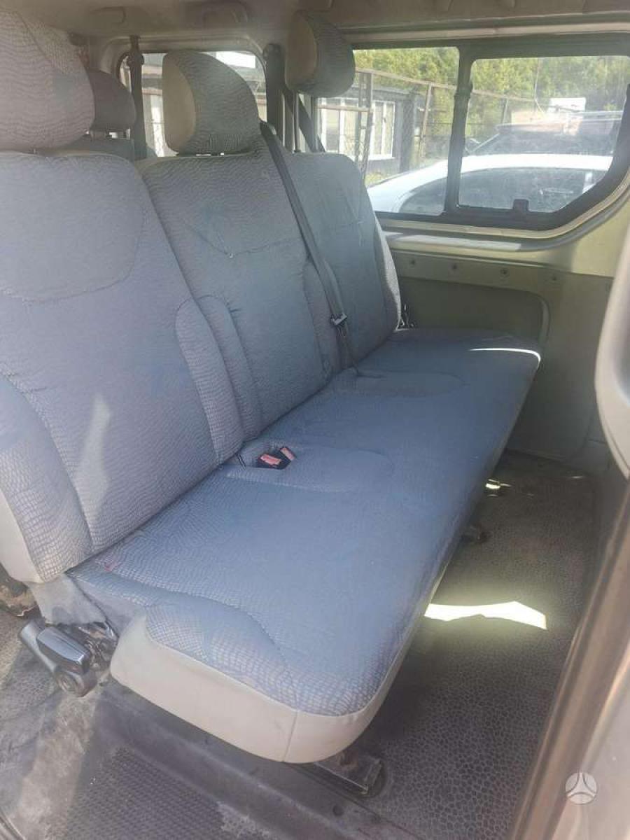 Pelēks Renault Trafic 2005 Viļņa, ar dzinēja tilpumu 1.87 L un nobraukumu 320 tūkst. km par 3200 €, foto 8 vietnē AUTOMOTO.COM.LV