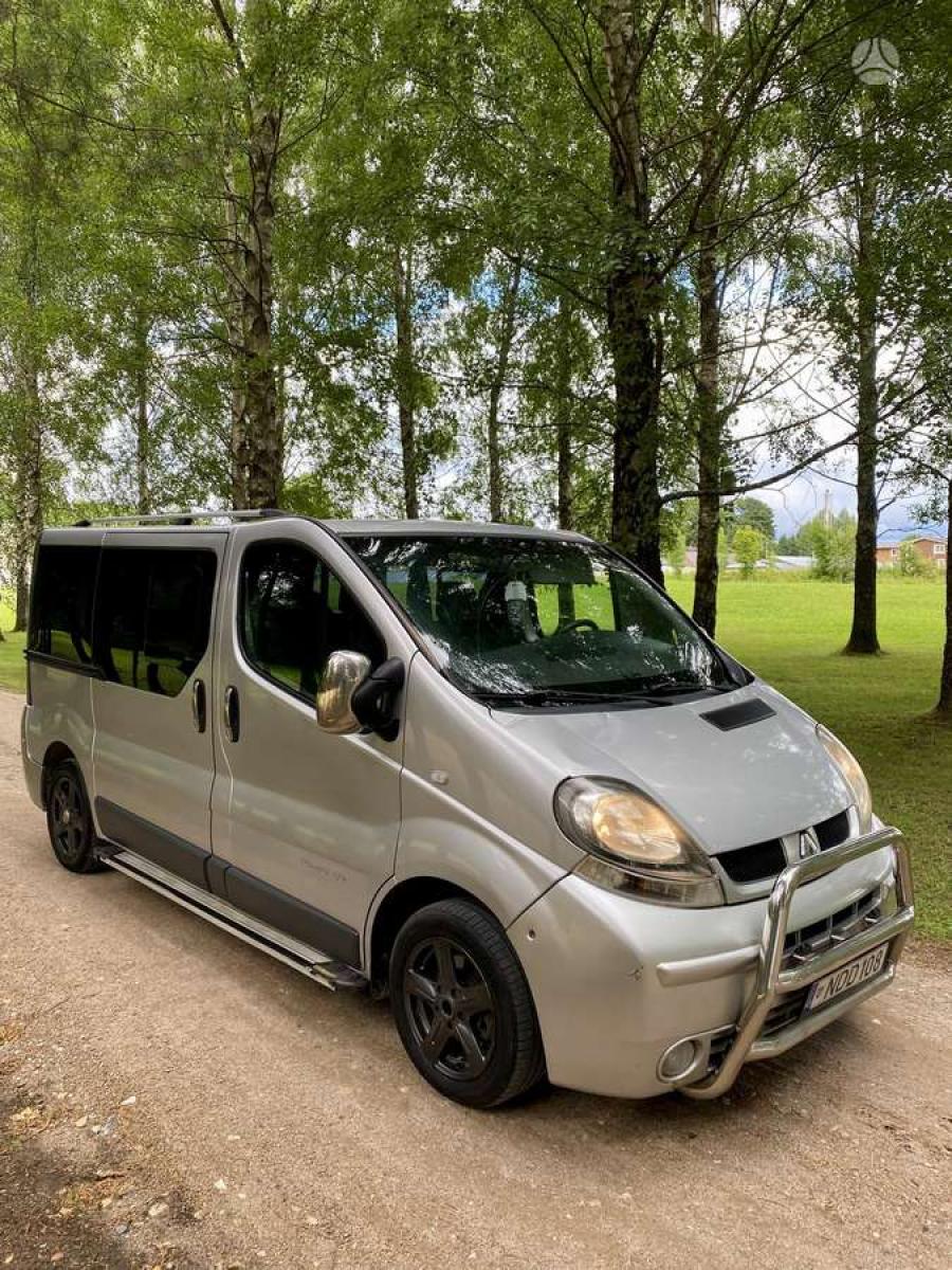 Grey Renault Trafic 2005 in Kelme, with an engine capacity of 2.50 L and mileage of 360 thousand km for 3900 €, photo 3 on AUTOMOTO.COM.LV