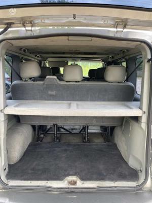 Grey Renault Trafic 2005 in Kelme, with an engine capacity of 2.50 L and mileage of 360 thousand km for 3900 €, photo 6 on AUTOMOTO.COM.LV